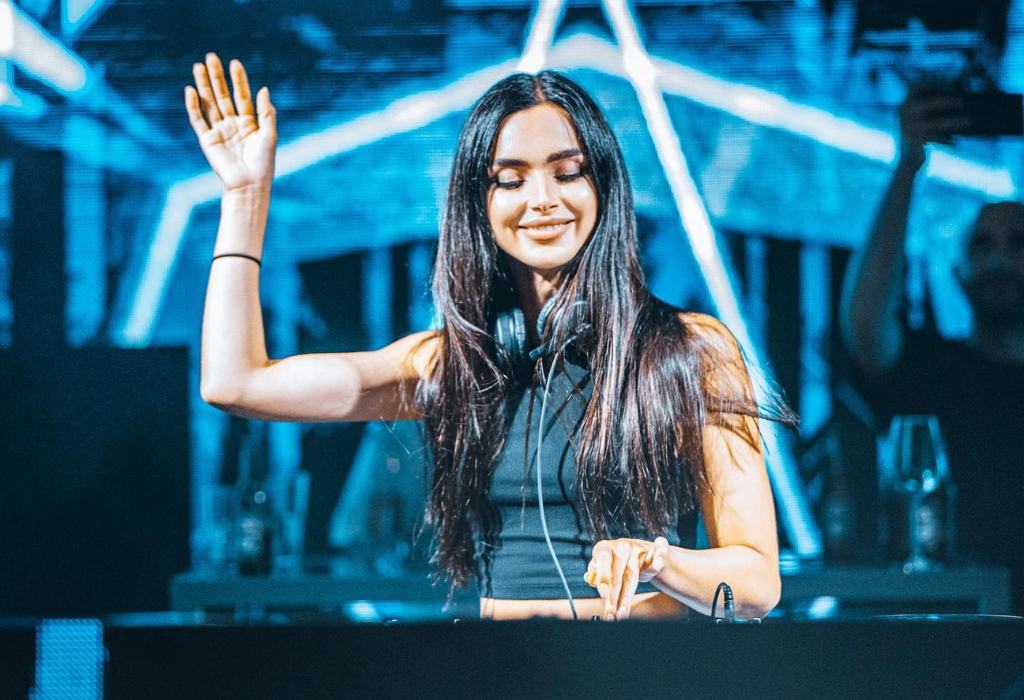 Las 7 Mejores DJ Mujeres | Profesionaldj.es