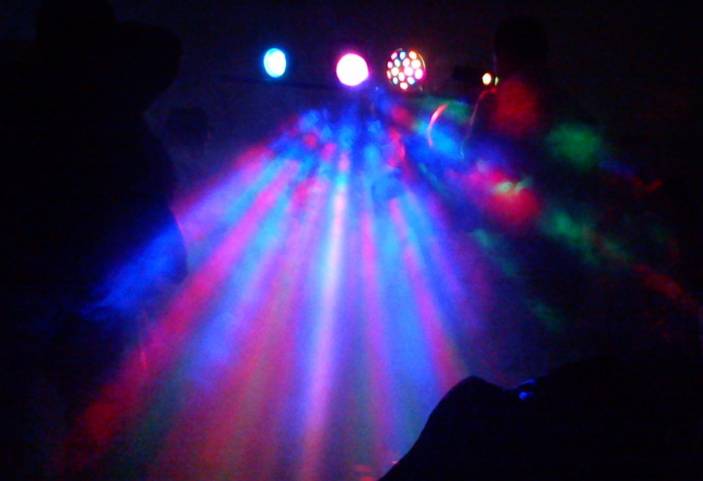 ¿Qué es una Rave? | Profesionaldj.es